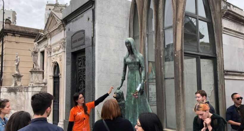 Buenos Aires: La Recoleta Cemetery Guided Tour in English - Practical Tips for Your Visit