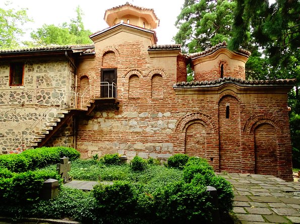 Bulgaria and Serbia in One Day From Sofia - Local Cuisine and Dining Experience