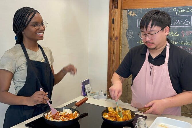 Bulgogi Kimbap & Korean Fried Chicken with Chef Hakyung In Hanok - Bulgogi Kimbap & Korean Fried Chicken with Chef Hakyung In Hanok: An Authentic Cooking Experience in Seoul
