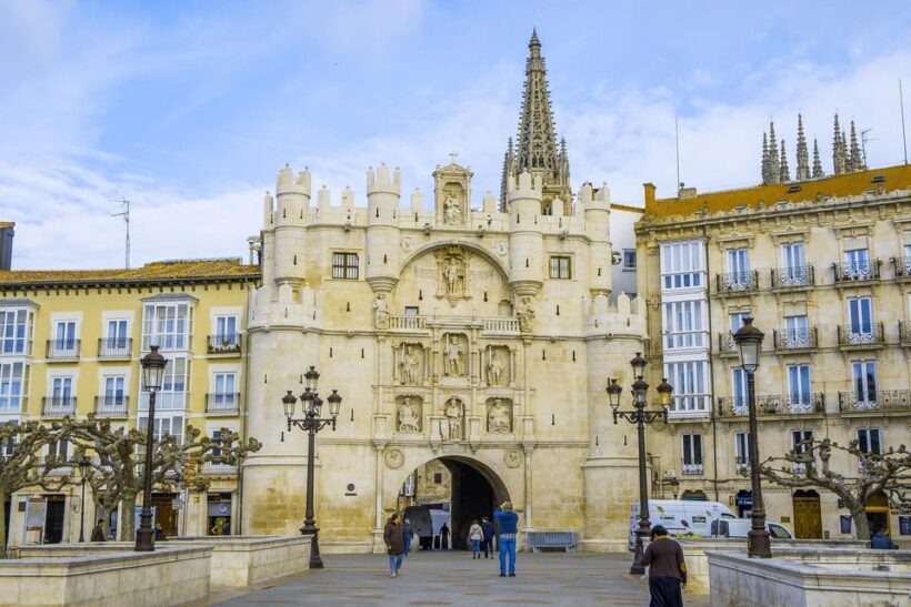 Burgos - Old Town Private Historic Walking Tour - Detailed Tour Breakdown
