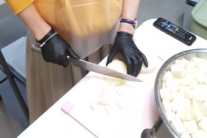 Busan Kkakdugi(Korean radish Kimchi) class with various options - Introduction