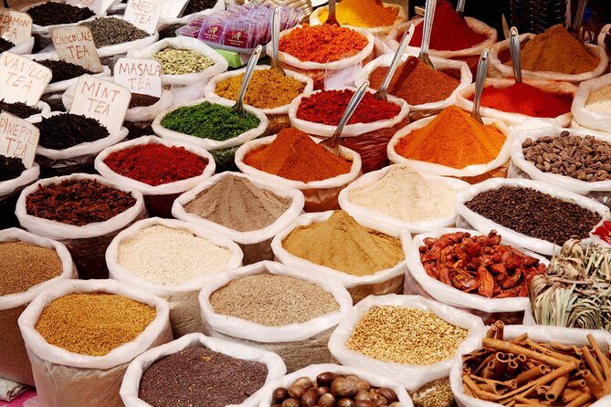 Bustling Markets of Delhi (Guided Half Day Shopping Tour) - An In-Depth Look at the Market Tour