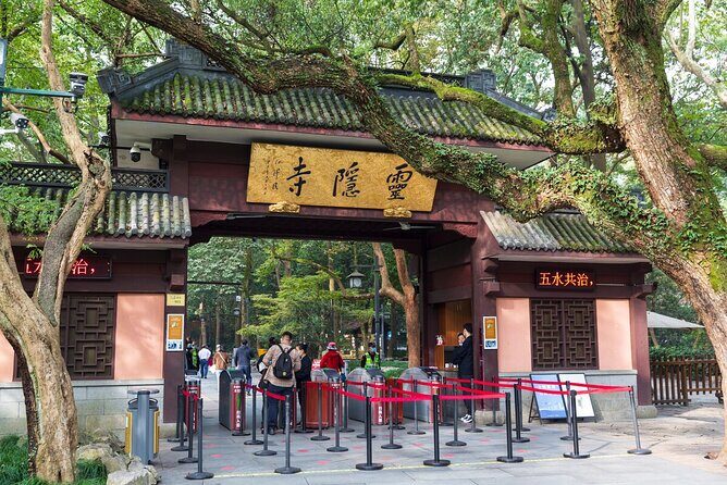 By round way bullet train from Shanghai to hangzhou day tour - Hefang Street: A Vibrant Snapshot of Old Hangzhou