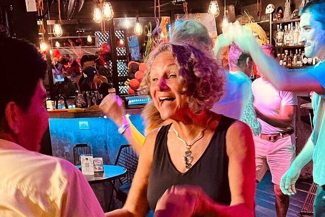 Cabaret Show and Mixology Cocktails in a Mexican Cantina - FAQ