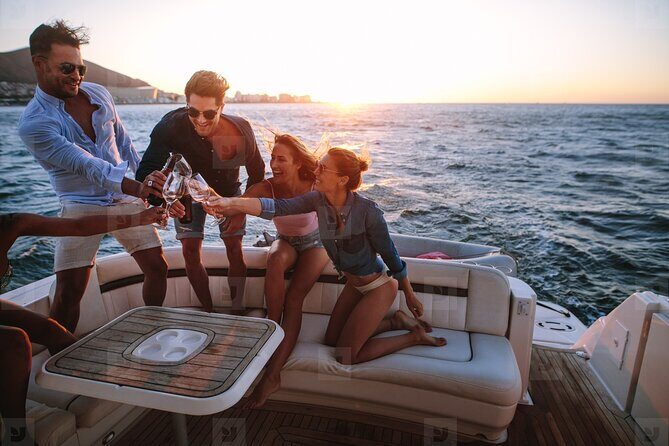 Cabo Arch Sunset Private Yacht Tour plus Dinner and Drinks - Who Will Love This Tour?