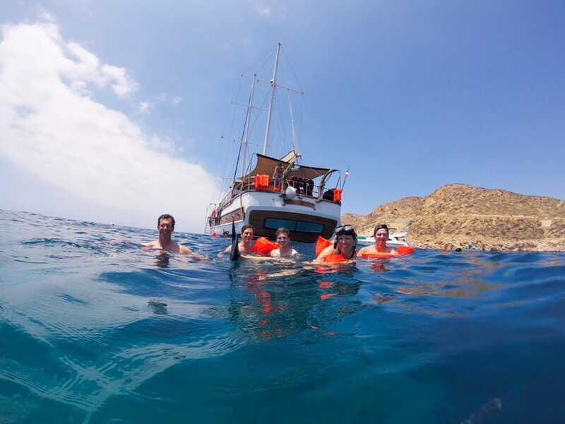 Cabo: Luxury Yacht Snorkel Cruise with Lunch and Open Bar - In The Sum Up