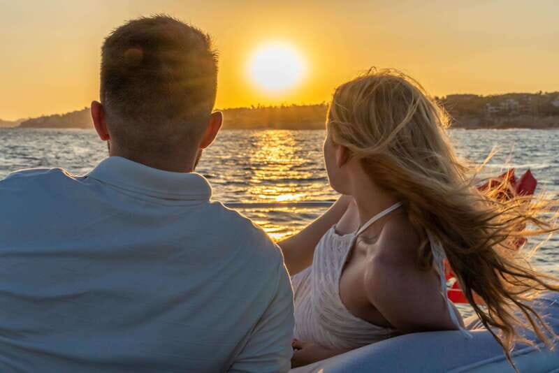 Cabo San Lucas: Luxury Yacht Cruise - Cabo San Lucas: Luxury Yacht Cruise – A Complete Guide