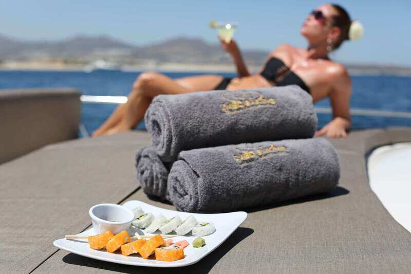 Cabo San Lucas: Luxury Yacht Cruise - Comfort and Crew