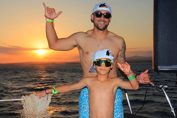 Cabo Sunset Catamaran Cruise: El Arco & Open Bar Experience - An In-Depth Look at the Cabo Sunset Catamaran Cruise