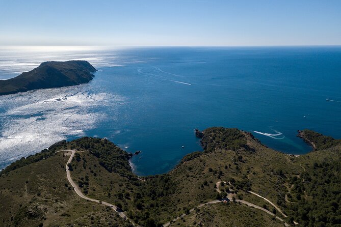 Cadaqués Boat Tour Review: Scenic Adventure Awaits - Logistics and Accessibility