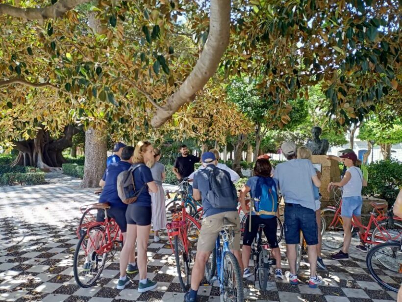 Cadiz: City Bike Tour - Key Points