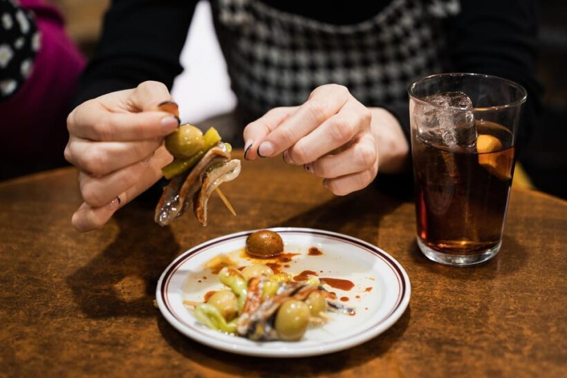 Cadiz Food Tour with Tapas & Drinks with a Local - Behind the Scenes: What Makes It Special