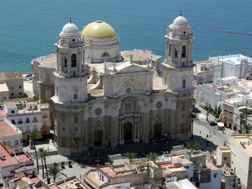 Cadiz: Guided City Tour - The Experience and Atmosphere