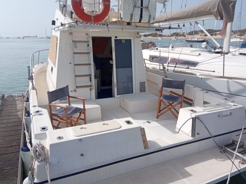 Cadiz: Private 2-Hour Catamaran Rental with Personal Captain - Key Points