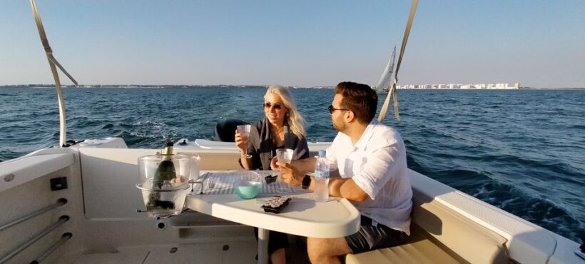Cádiz: Private Sun Cruise for 2 with Aperitivo and Wine - Key Points