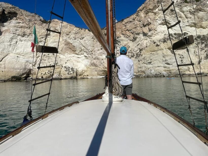 Cagliari: Classic Boat tour along the gulf with tasting. - The Sum Up