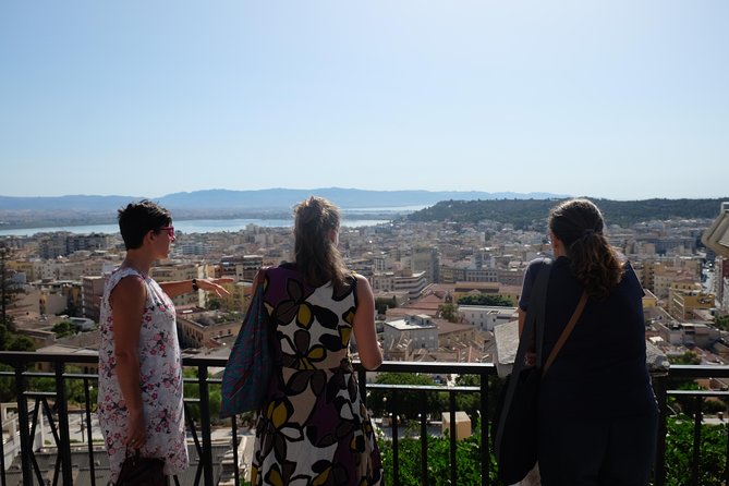 Cagliari Walking Tour Review: A Must-Do Experience - Knowledgeable and Engaging Tour Guides
