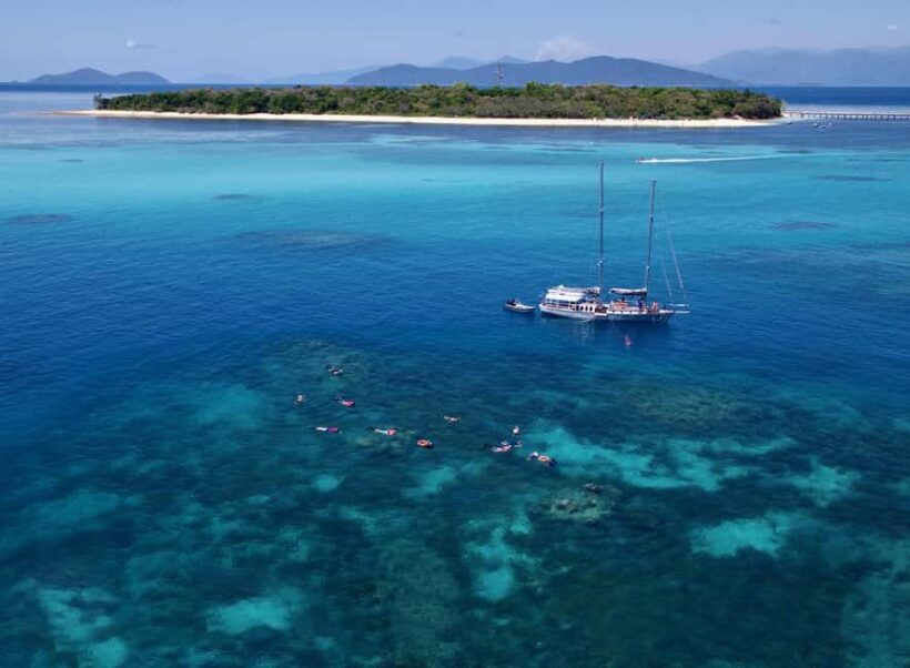 Cairns: Green Island & Great Barrier Reef Sailing Tour - The Experience in a Nutshell