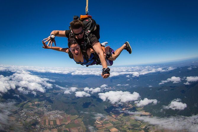 Cairns: Tandem Skydive Experience over Reef & Rainforest - An Exciting Introduction to Tandem Skydiving in Cairns