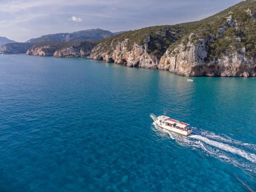 Cala Gonone: Cala Luna and Cala Sisine Boat Tour - The Itinerary: What You’ll Experience