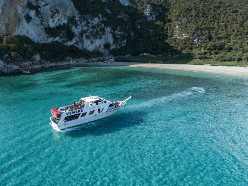 Cala Gonone: Guided Boat Tour to Cala Luna Beach - What Makes the Cala Luna Boat Tour Stand Out