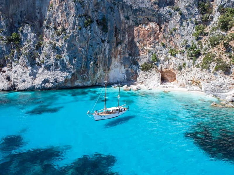Cala Gonone: Gulf of Orosei Tour with a Vintage Sailing boat - Key Points
