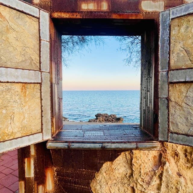Cala Millor: AdventureDate, fun game, city walk for couples - Introduction