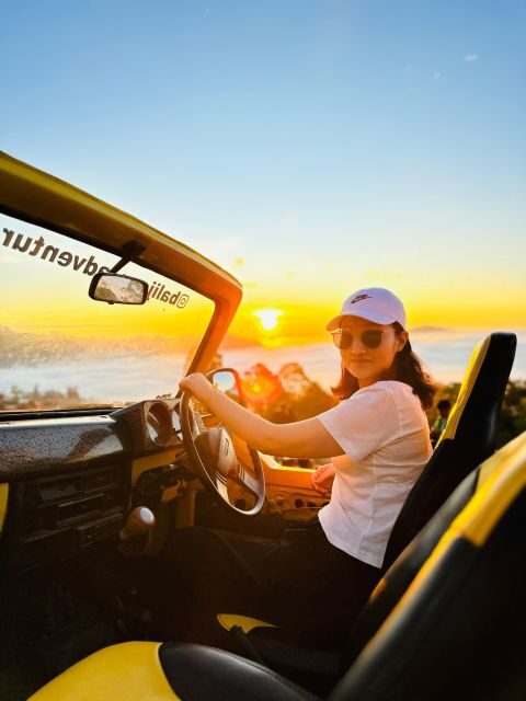 Caldera jeep sunrise with ploating temple - Key Points