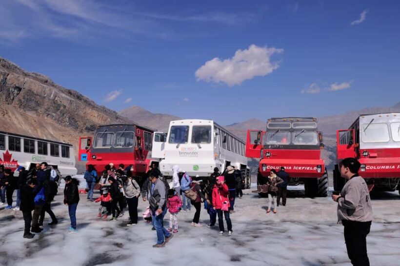 Calgary/Canmore/Banff: Columbia Icefield Glacier Day Tour - The Experience: Authenticity and Value