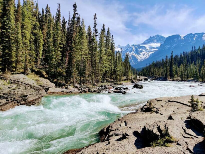 Calgary: Lake Louise, Moraine Lake, & Emerald Lake Tour - Key Points