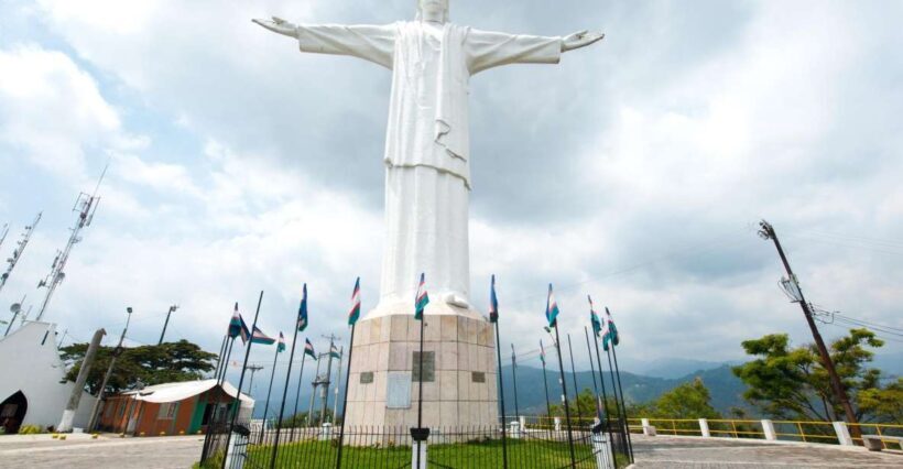 Cali: Cristo Rey, Tertulia Museum & Downtown Cali City Tour - Cali: Cristo Rey, Tertulia Museum & Downtown Cali City Tour