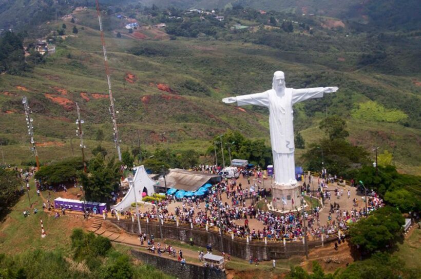 Cali: Discover Cali City Highlights and Local Drink - Historic and Cultural Stops