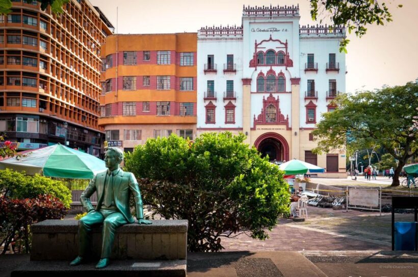 Cali: Three hours walking Cali City discovery tour - Key Points