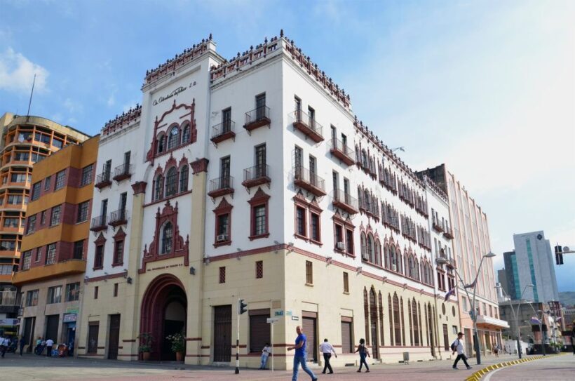 Cali: Two hours walking Cali City discovery tour - Key Points