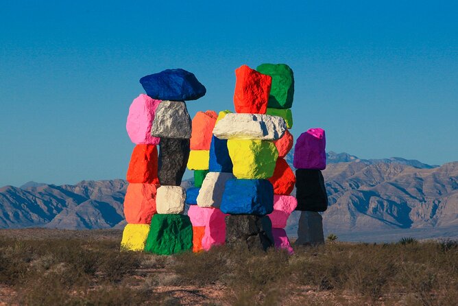 California Desert, Red Rock Sign and Seven Magic Mts - Photo Opportunities