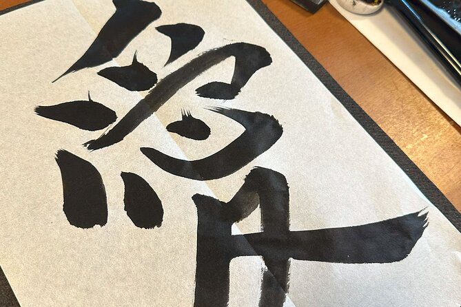 Calligraphy and Matcha in a Warm Kumamoto Home - Crafting a Personalized Hanging Scroll