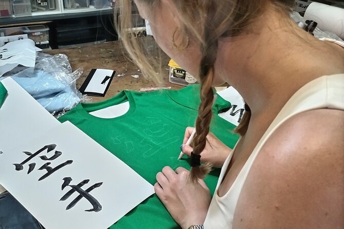 Calligraphy on T-Shirt and Lantern in Sumida - Personalized Guidance From Yoko, the Calligraphy Instructor