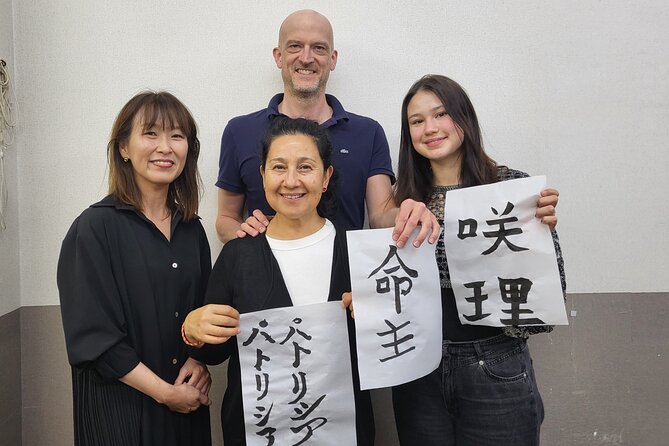 Calligraphy Workshop in Namba - The Hands-on Calligraphy Experience