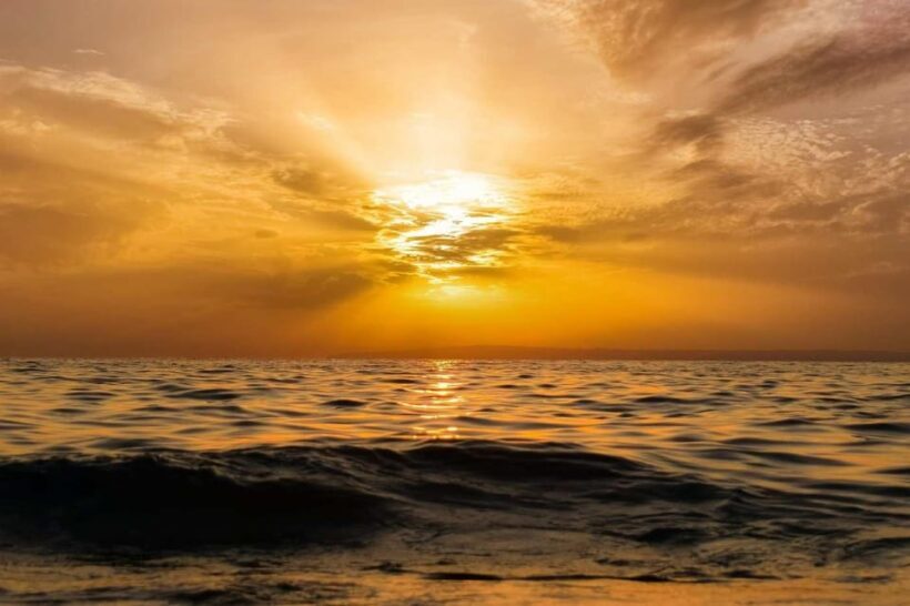 Calpe: Motor Catamaran Boat Tour with Sunset Option - The Experience in Detail
