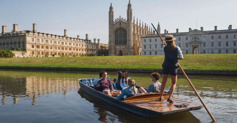 Cambridge: Guided Shared River Punting Tour - A Detailed Look at the Punting Experience