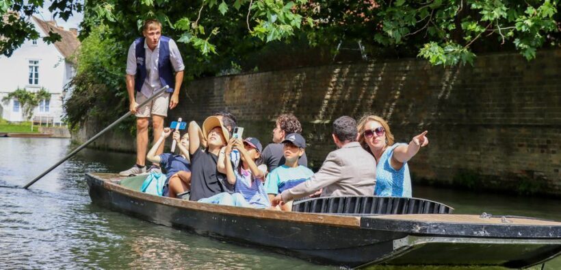 Cambridge: Shared Chauffeured Punting Tour - FAQs