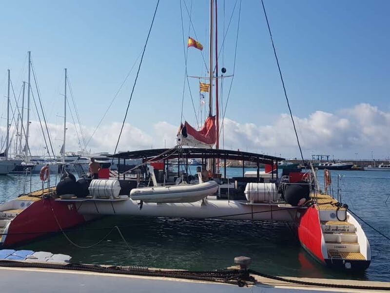 Cambrils/Salou: Coastline Catamaran 2h with drinks, pickup - The Drinking and Relaxation Aspect