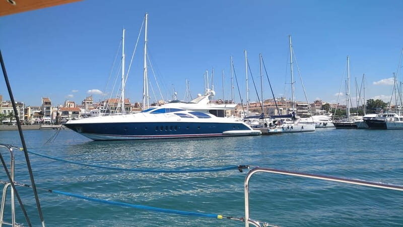 Cambrils/Salou: Coastline Catamaran 2h with drinks, pickup - The Sum Up