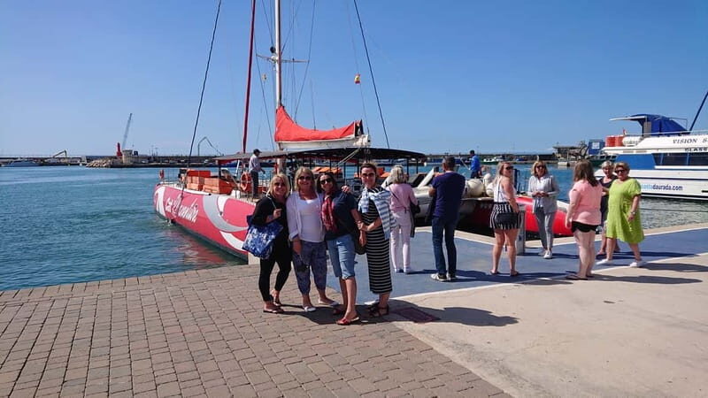 Cambrils/Salou: Coastline Catamaran 2h with drinks, pickup - FAQ