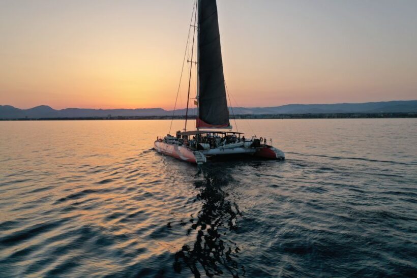 Cambrils: Sunset Catamaran Cruise with Drinks - An Overview of the Experience