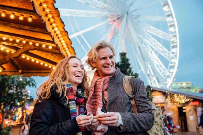 Camdens Yuletide Stroll: Lights, Markets & Magic - Key Points