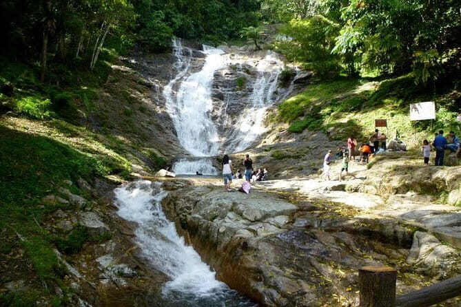Cameron Highlands & Batu Caves Full-Day Tour - Cameron Highlands: A Green Escape