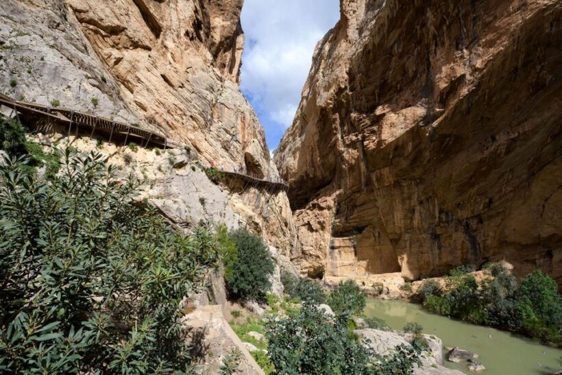 Caminito del Rey: Guided Tour with 1 Drink and Shuttle Bus - FAQs