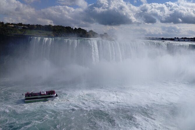 Canada/USA Incredible Wonder Tour of both sides of Niagara Falls - A Closer Look at the Itinerary