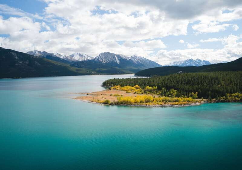 Canadian Rockies: Helicopter Flight with Exploration Hike - An In-Depth Look at the Tour